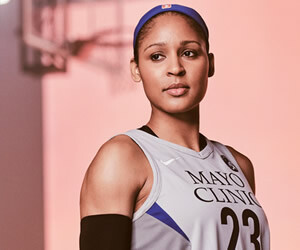 Diana Taurasi Height, Weight, Religion, Net Worth, Age, Bio