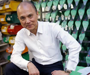 Jimmy Choo Height, Weight, Religion, Net Worth, Age, Biogra