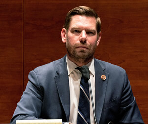 Eric Swalwell Height, Weight, Religion, Net Worth, Age, Bio