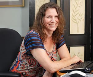 Carolyn Hax Height, Weight, Religion, Net Worth, Age, Biogr