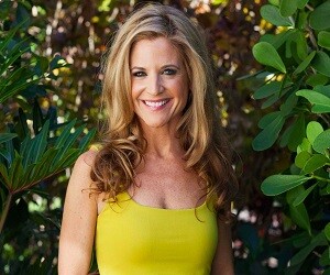 Glennon Doyle Height, Weight, Religion, Net Worth, Age, Bio