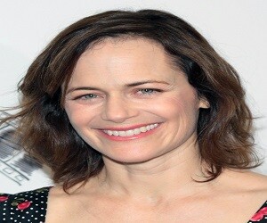 Sarah Clarke Height, Weight, Religion, Net Worth, Age, Biog