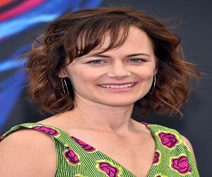 Sarah Clarke Height, Weight, Religion, Net Worth, Age, Biog