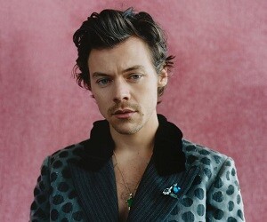 Harry Styles Height, Weight, Religion, Net Worth, Age, Biog