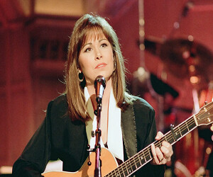 Suzy Bogguss Height, Weight, Religion, Net Worth, Age, Biog