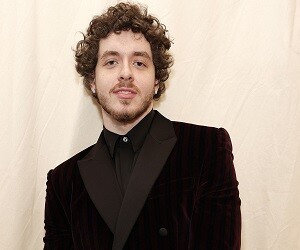 Shakira Height, Weight, Religion, Net Worth, Age, Biography