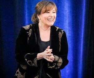 Esther Hicks Height, Weight, Religion, Net Worth, Age, Biog