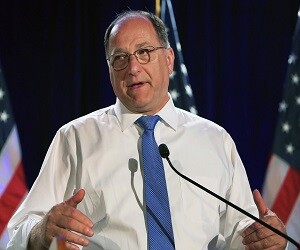 Mike Capuano Height, Weight, Religion, Net Worth, Age, Biog