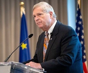 Tom Vilsack Height, Weight, Religion, Net Worth, Age, Biogr